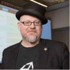 18 Winning Game Pitch Deck Examples to Follow (+Templates)